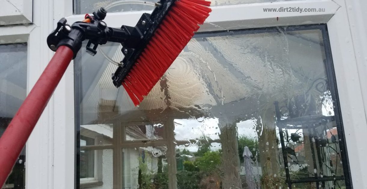 What cleaning solution is used on high rise windows? - Dirt2Tidy